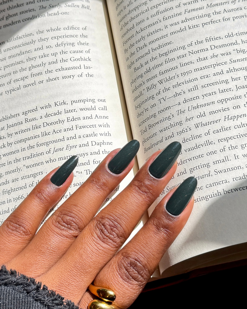 Well-Read Mani – Lights Lacquer